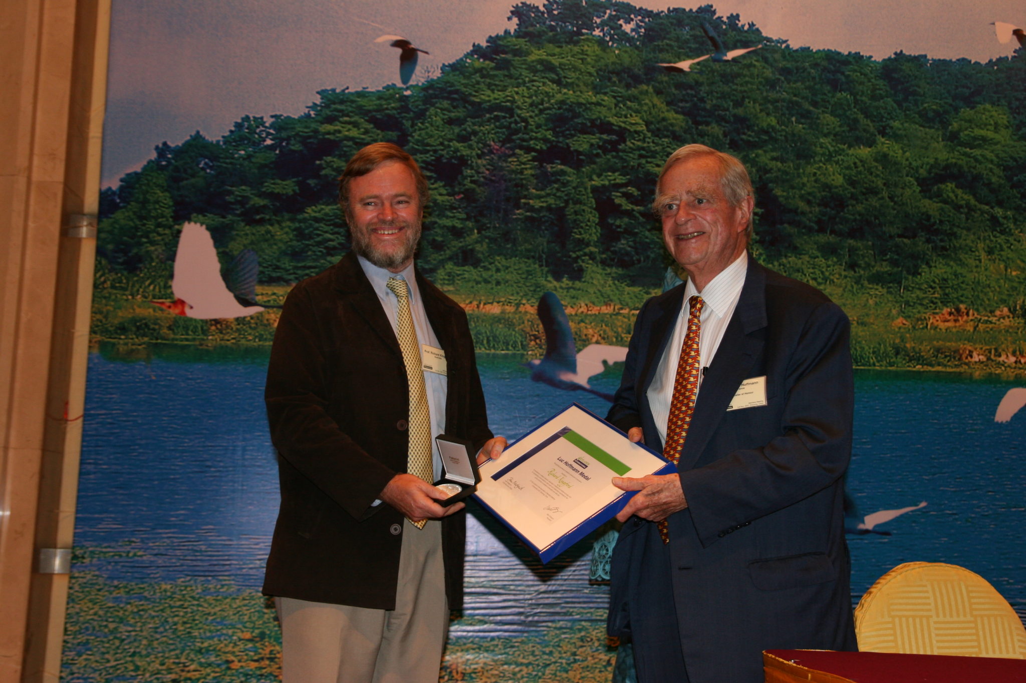 2007: Richard Kingsford and Tony Fox - Wetlands International